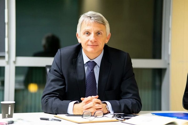 Eric Denécé parle de la guerre en Ukraine, de Zelensky et sort des ...